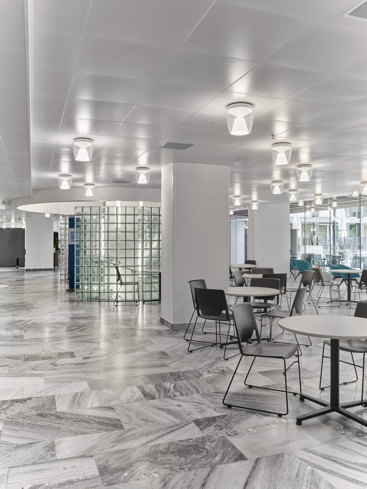 Newly illuminated – StadtSpital Zurich Triemli Bistro – Serien Lighting